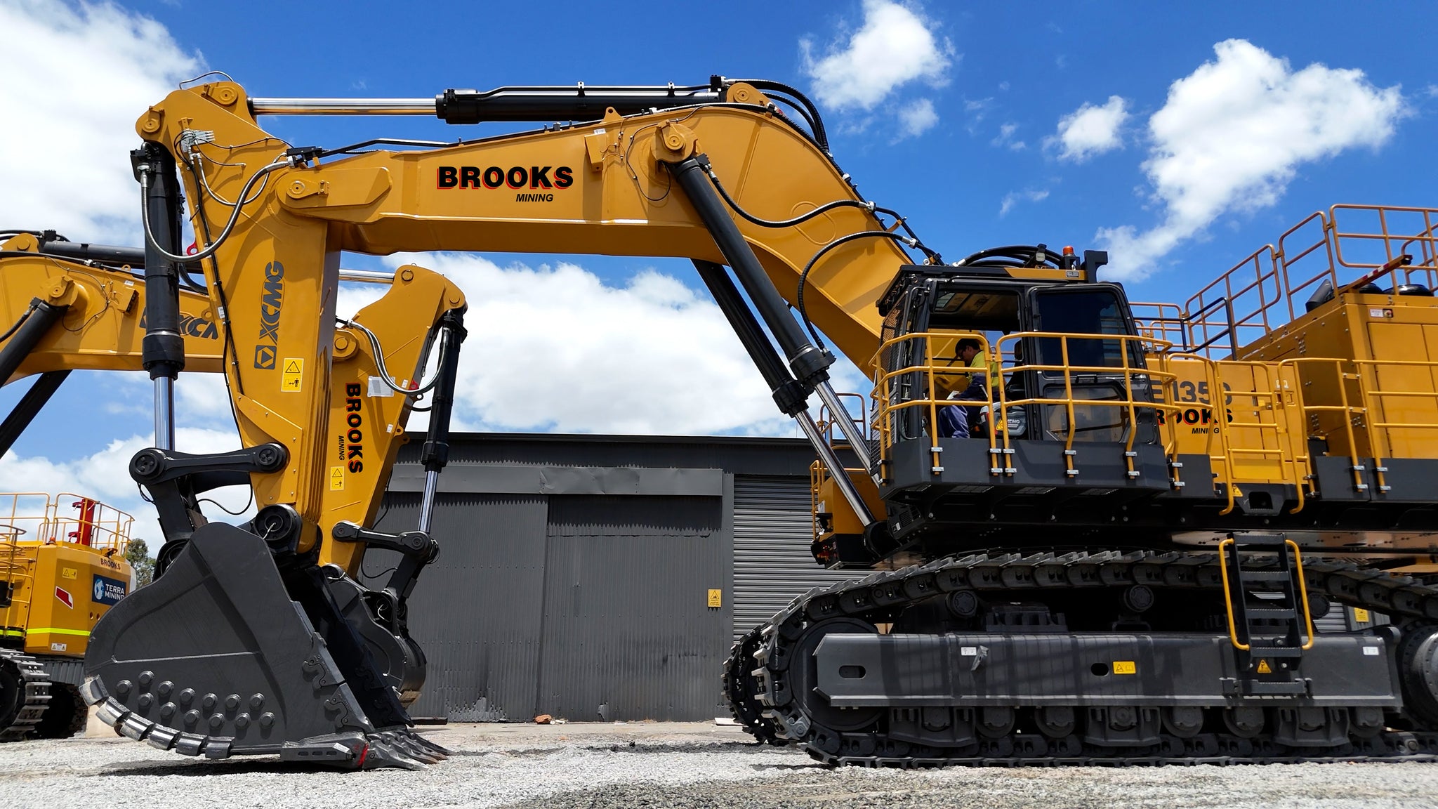 XCMG XE1350 – Brooks Mining